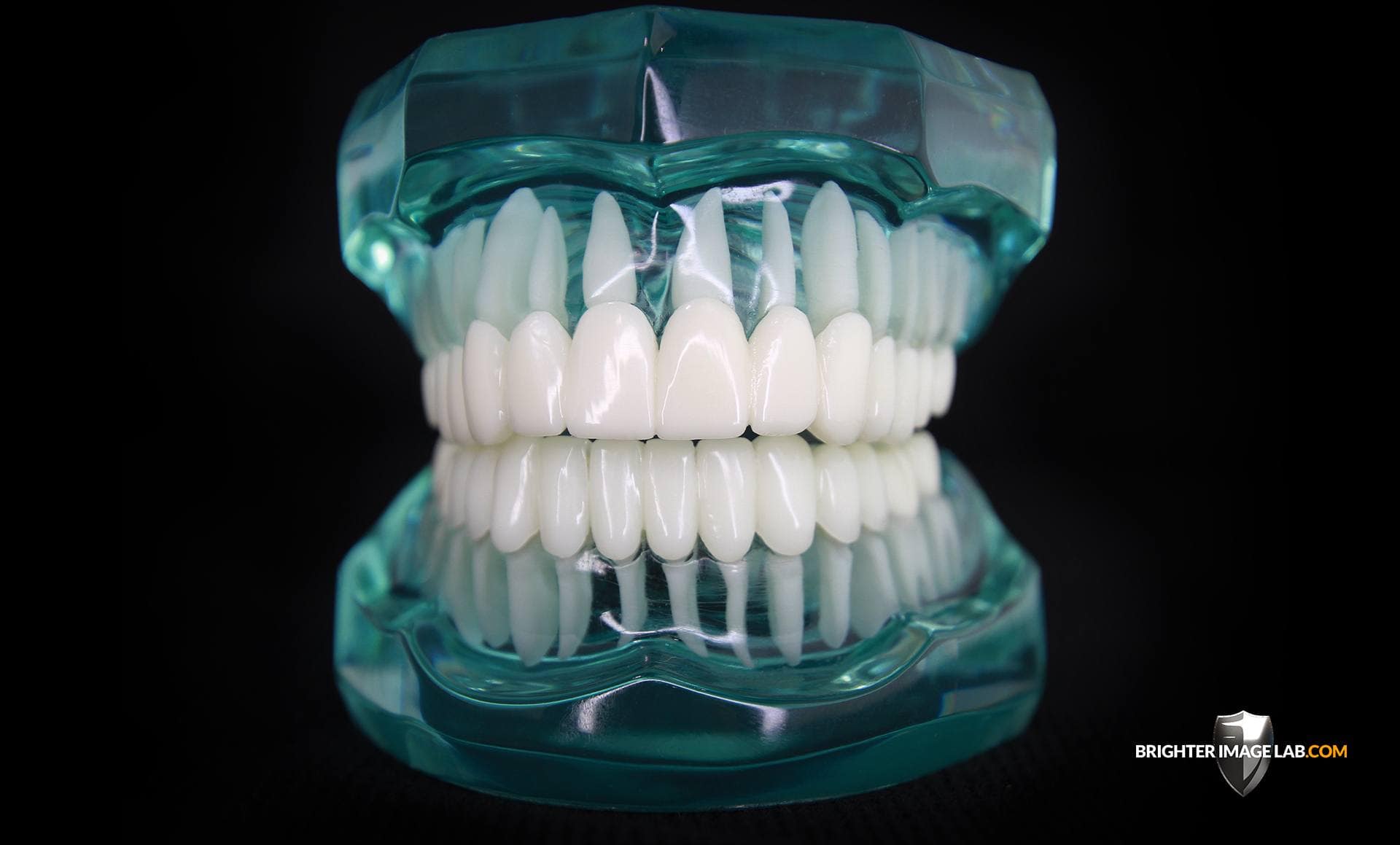 PressOn Veneers Reparer dit ødelagte smil øjeblikkeligt